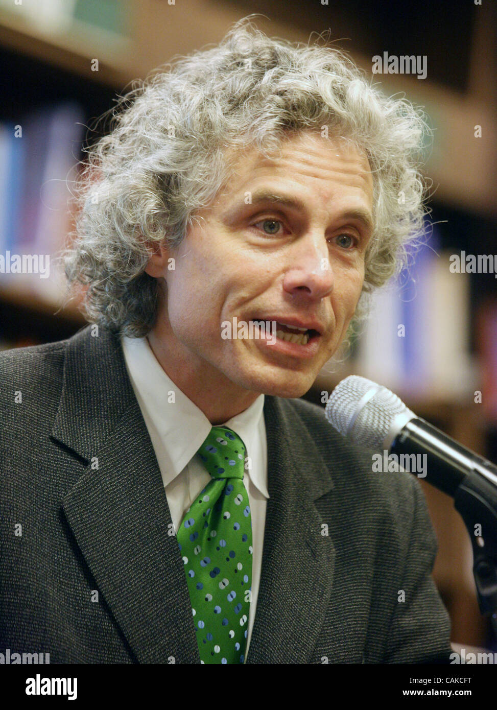 Steven pinker hi-res stock photography and images - Alamy