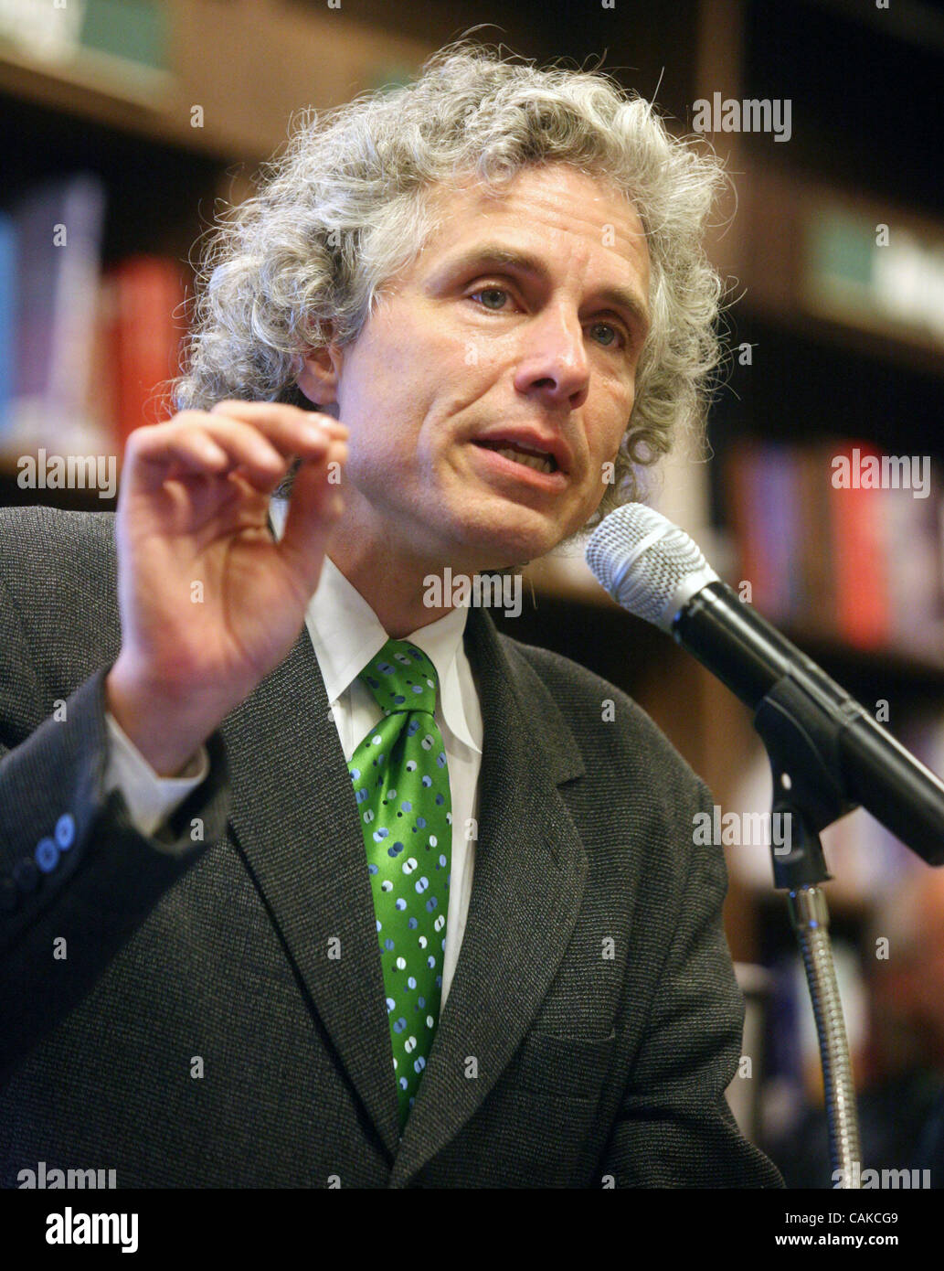Psychologist steven pinker hi-res stock photography and images - Alamy