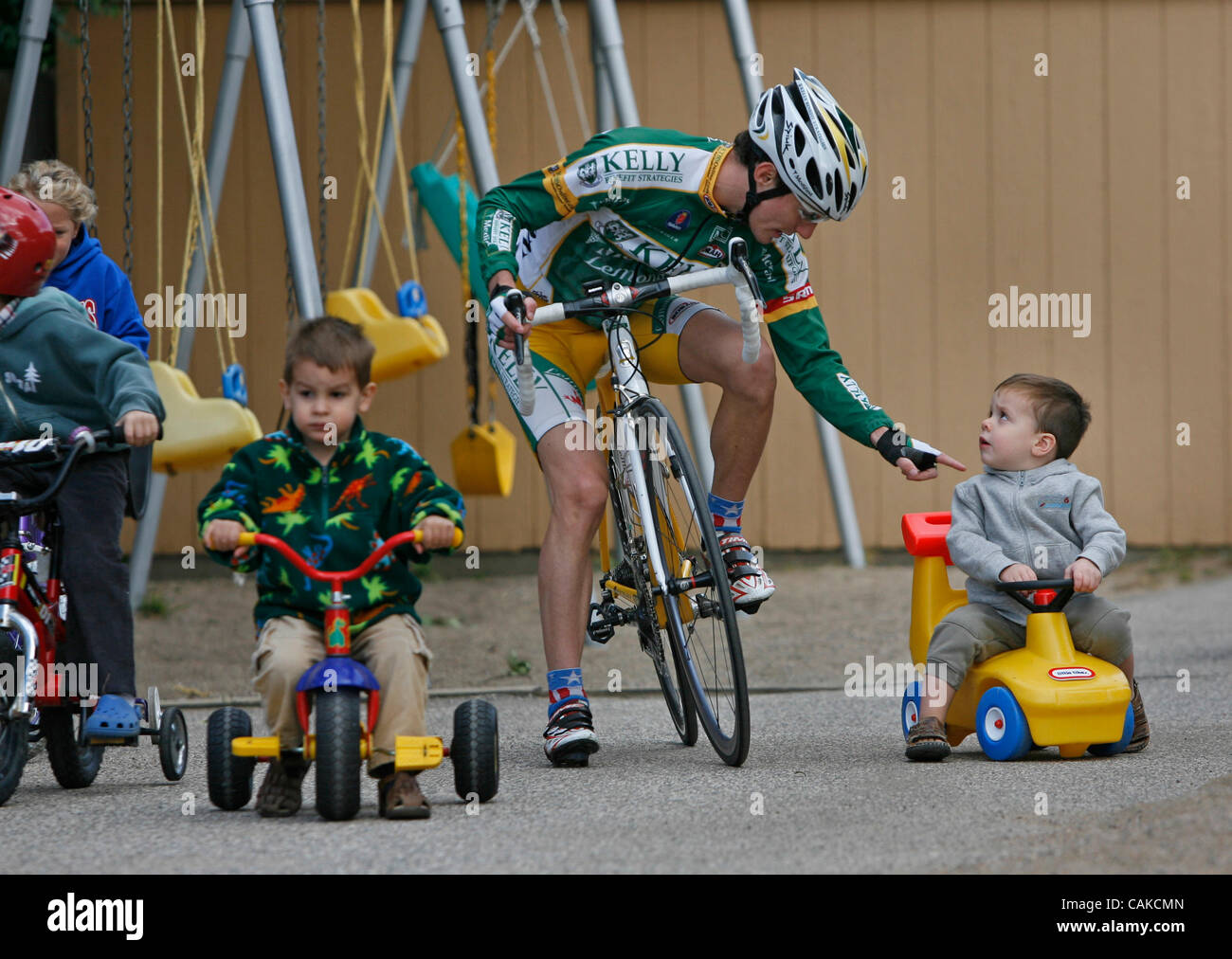 Richfield, MN - 9/14/07 - Professional cyclist Nick Waite gave Alex ...