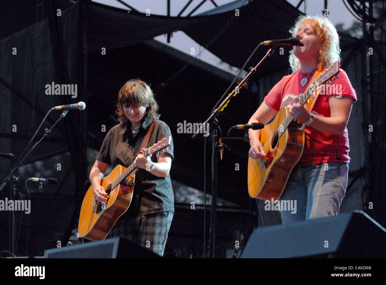 Amy ray and emily saliers hi-res stock photography and images - Alamy