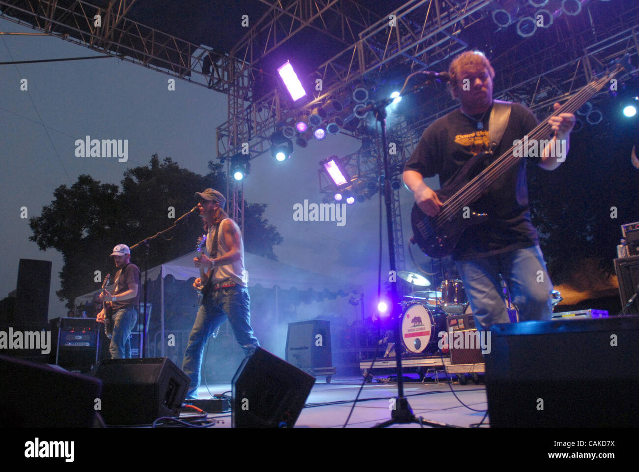 Sep. 15, 2007 Austin, TX; USA, (L-R) Guitarist GRADY CROSS, Singer CODY ...