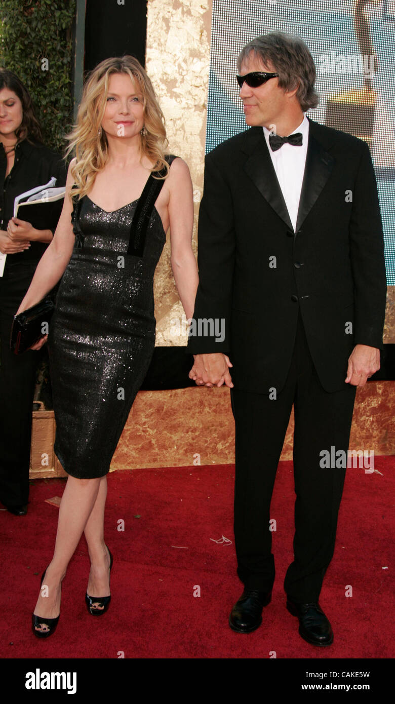 Michelle pfeiffer and husband david kelley hi-res stock photography and ...