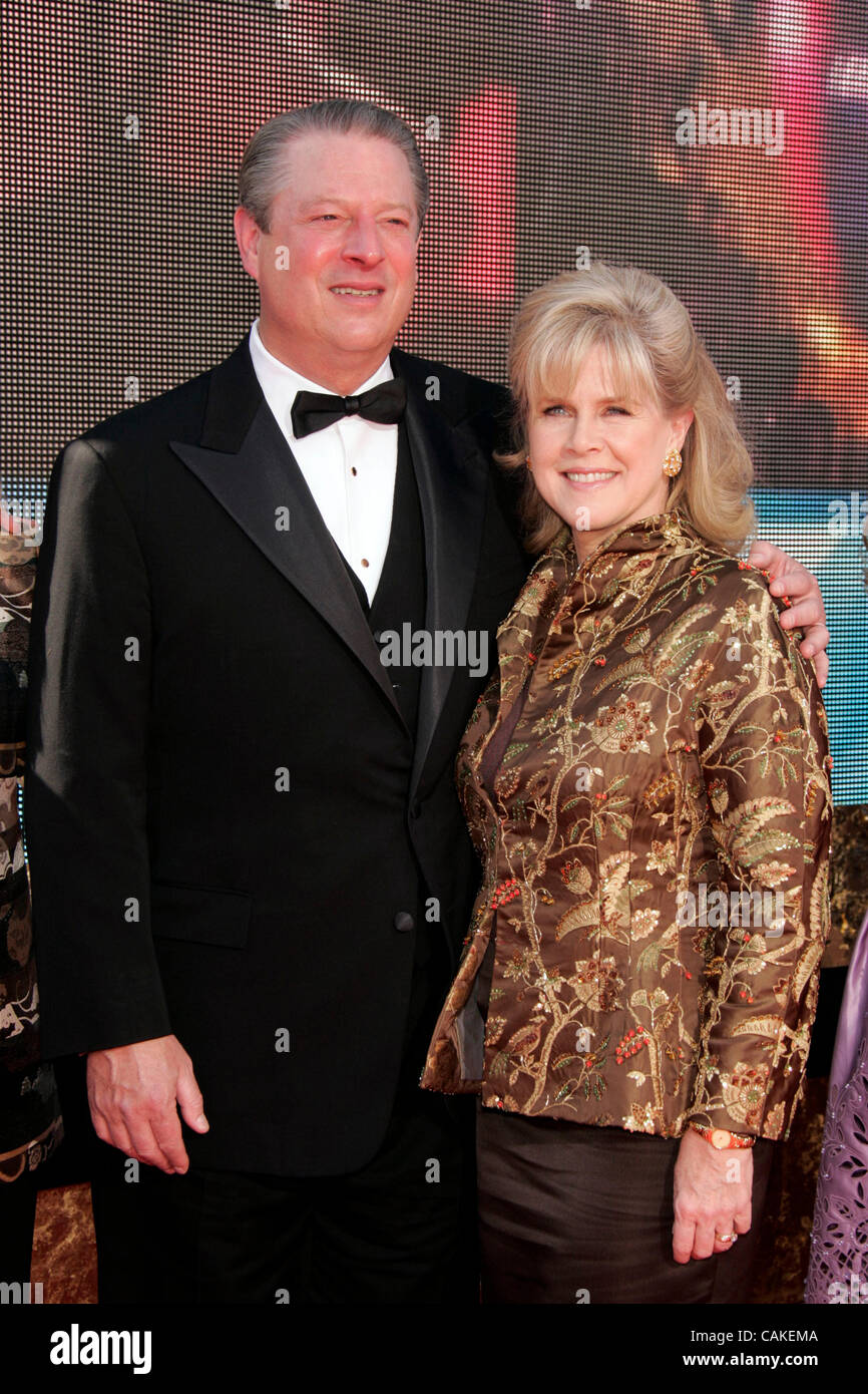 Sep 16, 2007 - Los Angeles, CA, USA - EMMYS 2007: AL GORE and wife ...