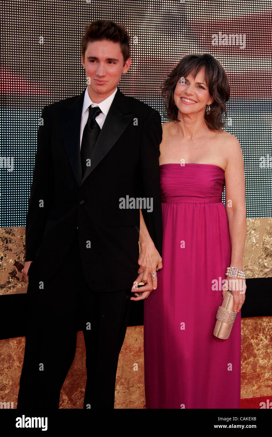 Sally field and sam hi-res stock photography and images - Alamy