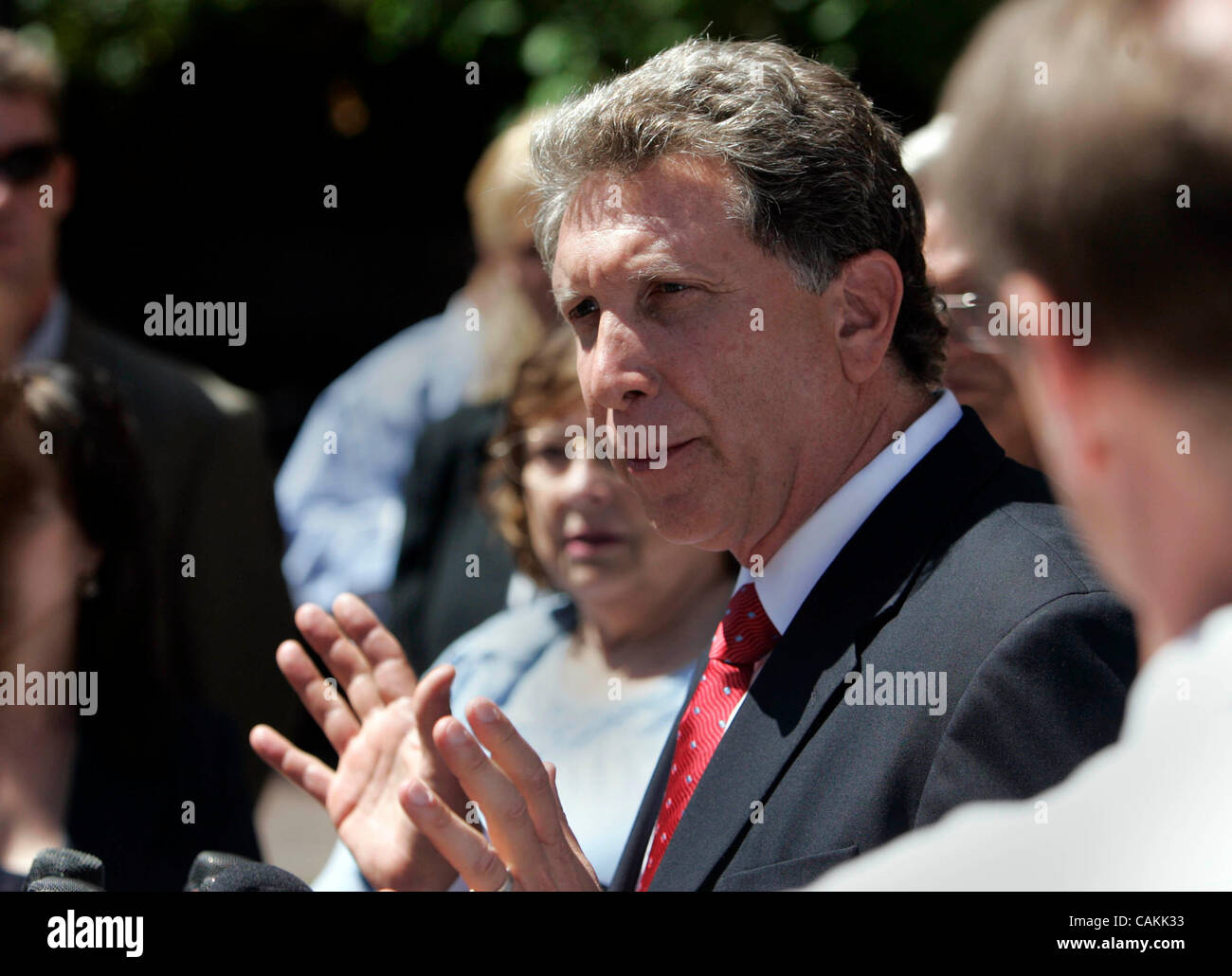 Clergy gathered hi-res stock photography and images - Alamy