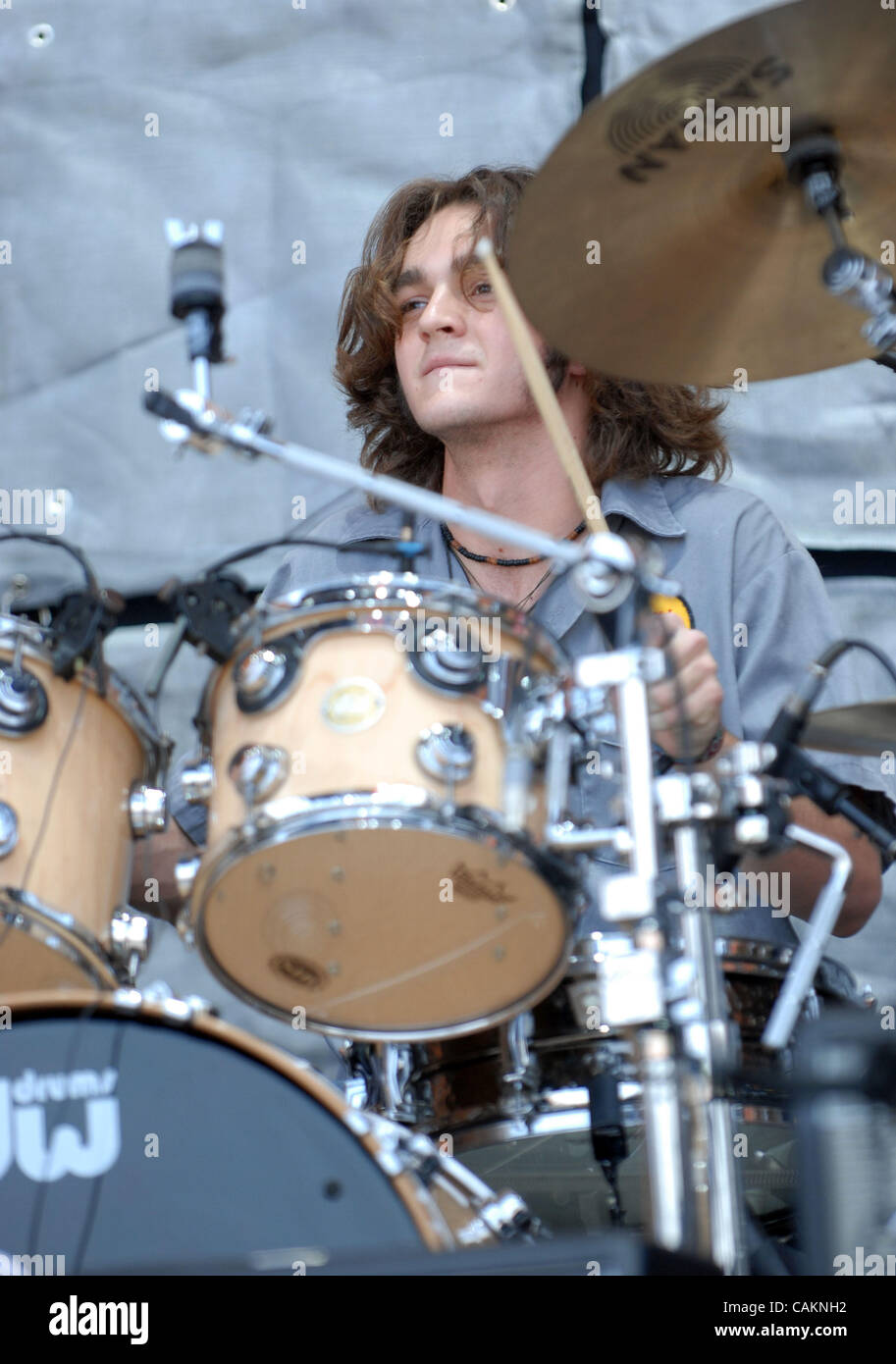 Sep. 9, 2007 New York, NY; USA, Drummer MICAH NELSON of the band 40 ...