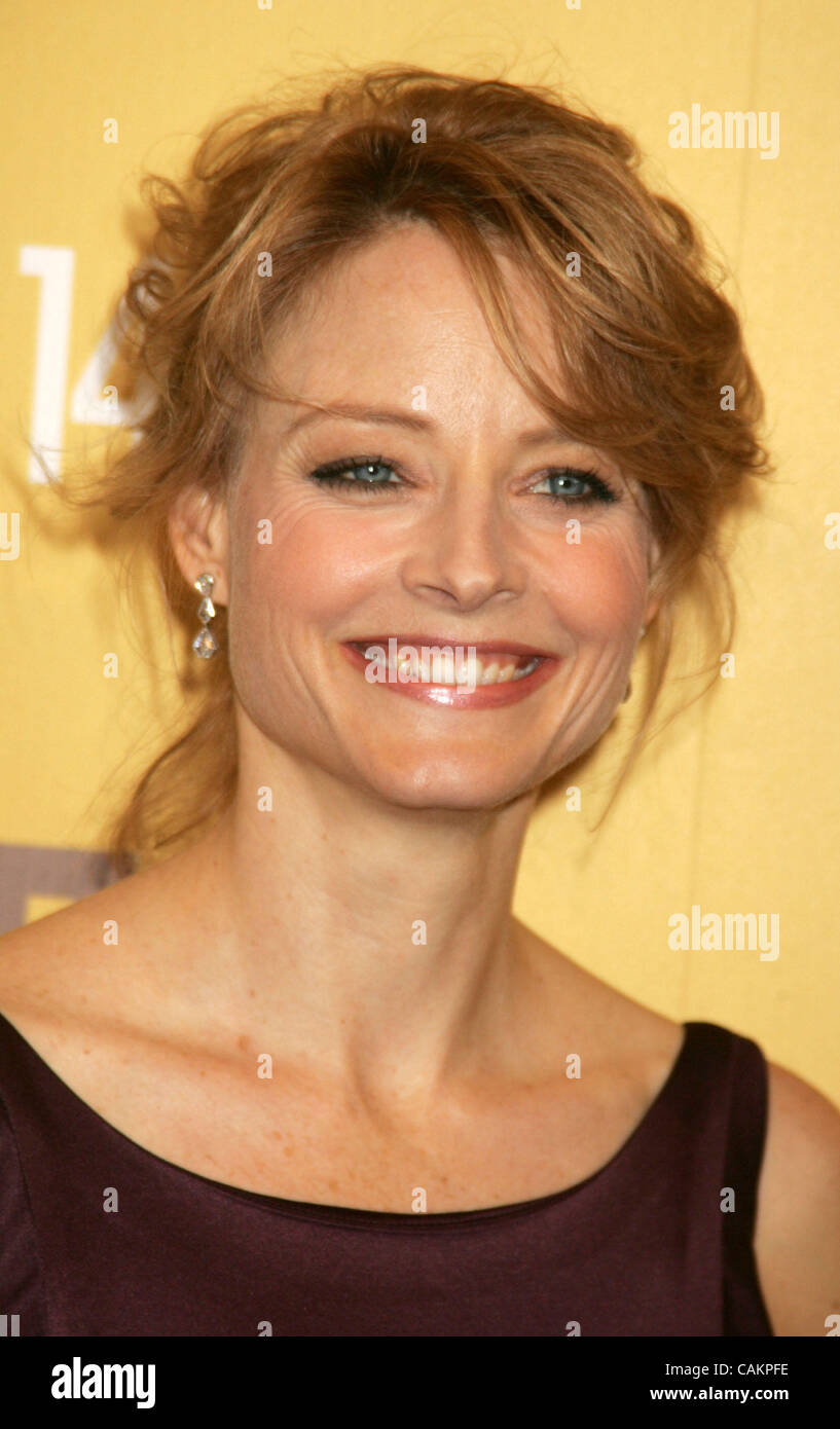 Sep 10, 2007 - New York, NY, USA - Actress JODIE FOSTER at the arrivals ...