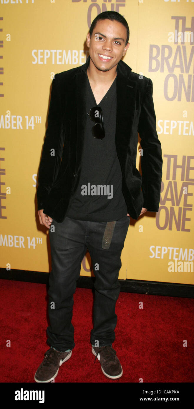 Sep 10, 2007 - New York, NY, USA - Actor EVAN ROSS at the arrivals of ...