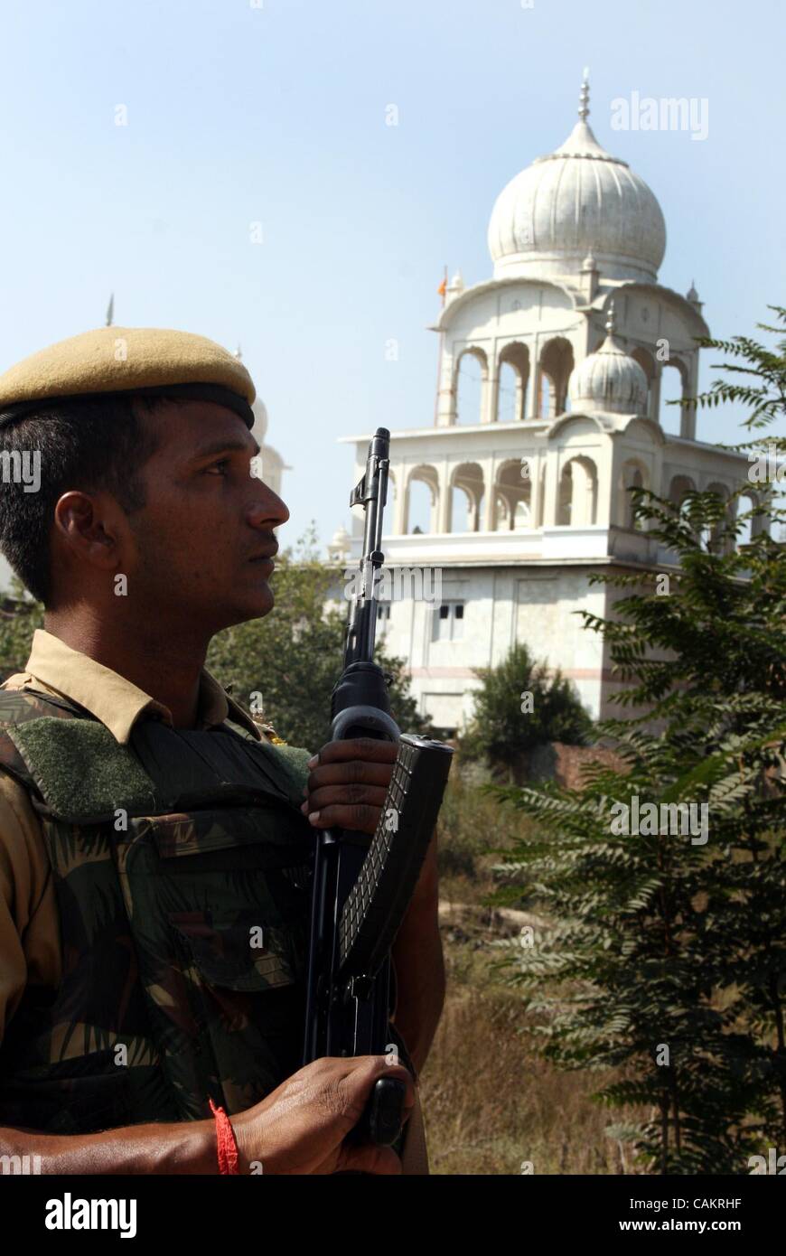Indian women paramilitary soldiers hi-res stock photography and images ...