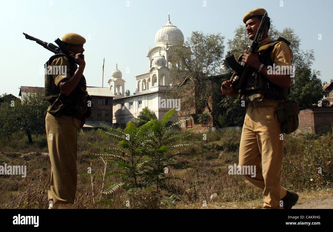 Indian women paramilitary soldiers hi-res stock photography and images ...