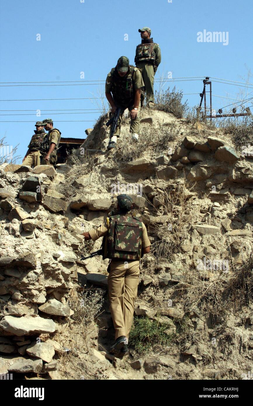 Indian women paramilitary soldiers hi-res stock photography and images ...