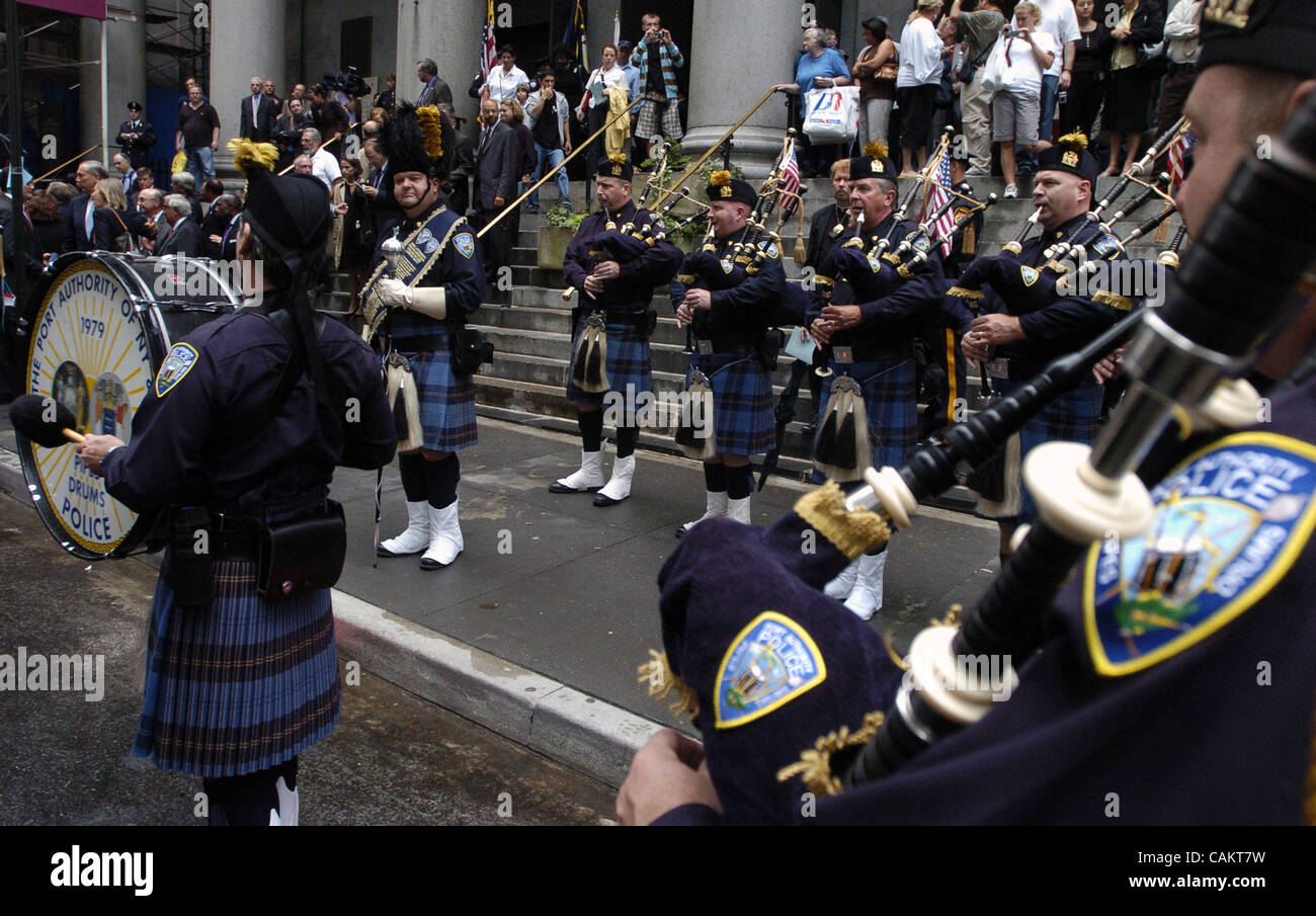 The Port Authority of NY & NJ pipe and drum corps. play at the Port ...