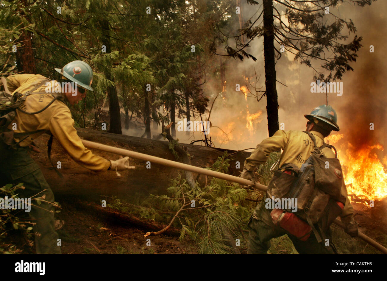 Photo by: Guy Kitchens Del Rosa Hotshots Anthony Estrada, left, and ...
