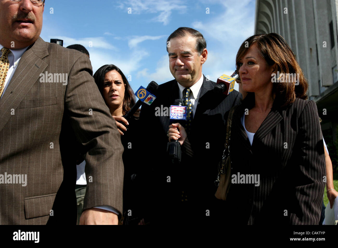 091107 met newell 1 Staff Photo by Gary Coronado/The Palm Beach Post ...