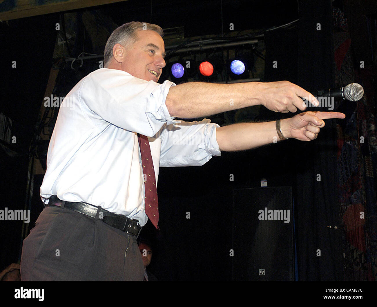 Dec. 15, 2003 - Hollywood, USA - Presidential hopeful Howard Dean tells ...