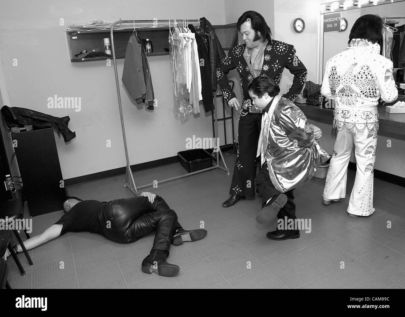 Jan. 11, 2004 - Las Vegas, USA - Eddie Hunter and 7 year-old Dominick ...