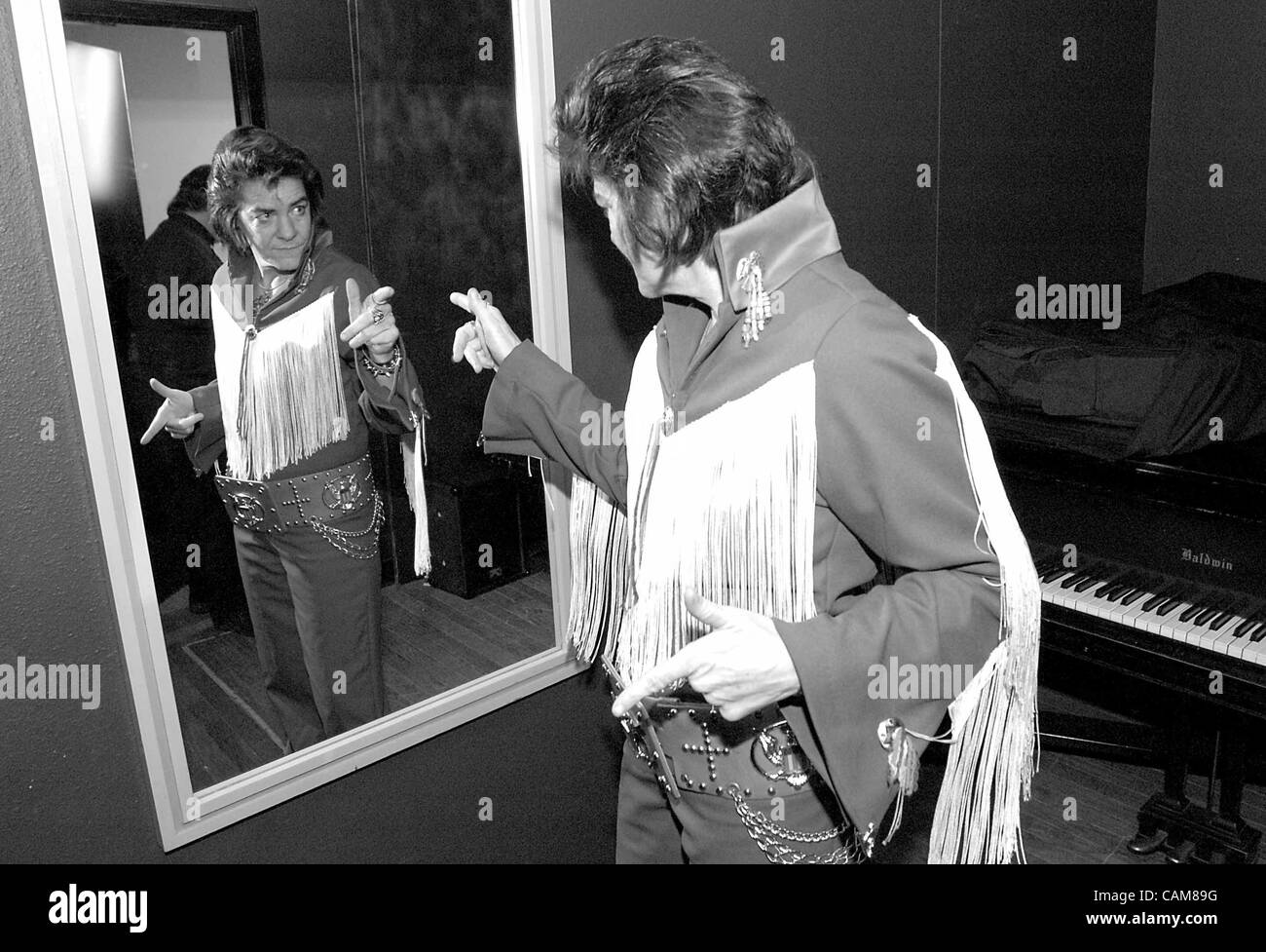 Jan. 11, 2004 - Las Vegas, USA - Ginger Gilmore, of Minneapolis ...