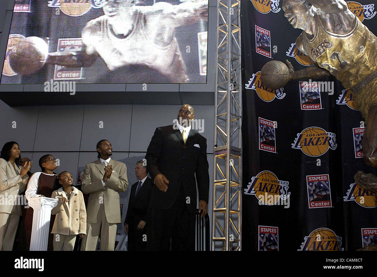Feb. 11, 2004 - Los Angeles, USA - Earvin ''Magic'' Johnson, with his ...