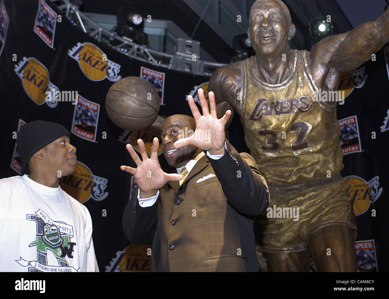 Feb. 11, 2004 - Los Angeles, USA - Earvin ''Magic'' Johnson shows ...
