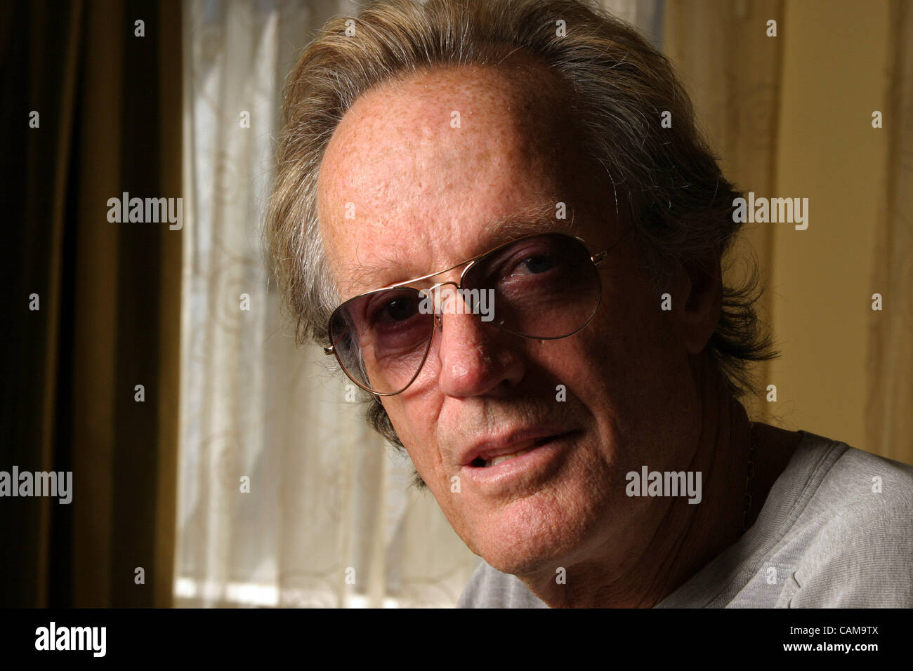 SEP 03, 2007 - BEVERLY HILLS, CA, USA - Actor PETER FONDA, counter ...