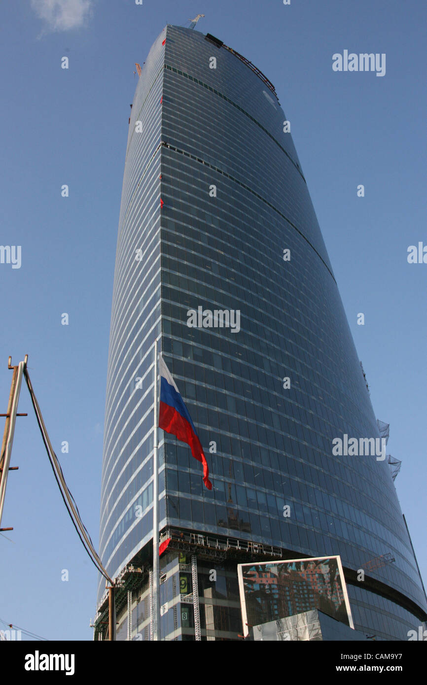 The 242-meter Federation Tower in Moscow. French urban climber Alain ...