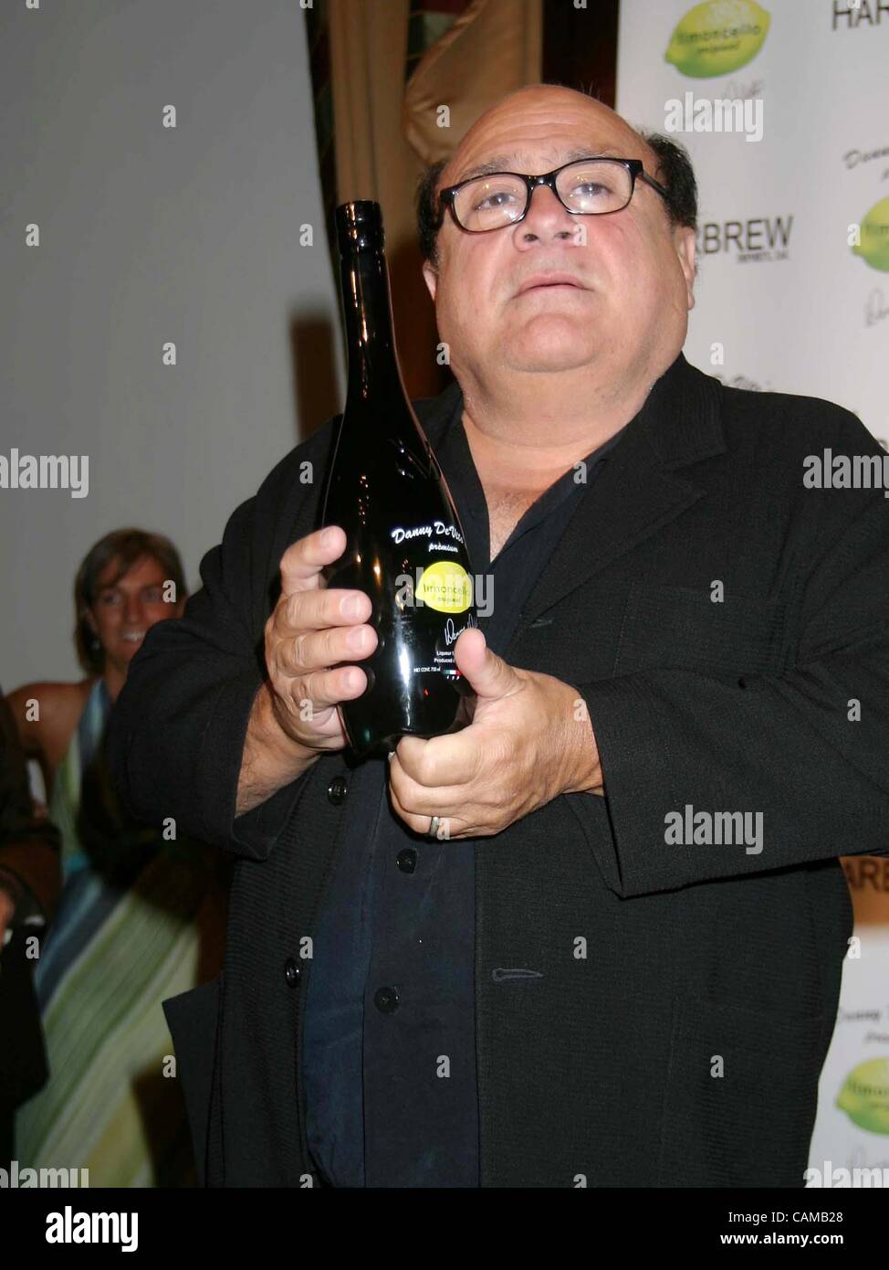 Sept. 5, 2007 - New York, New York, U.S. - K54458JBU.DANNY DEVITO ...