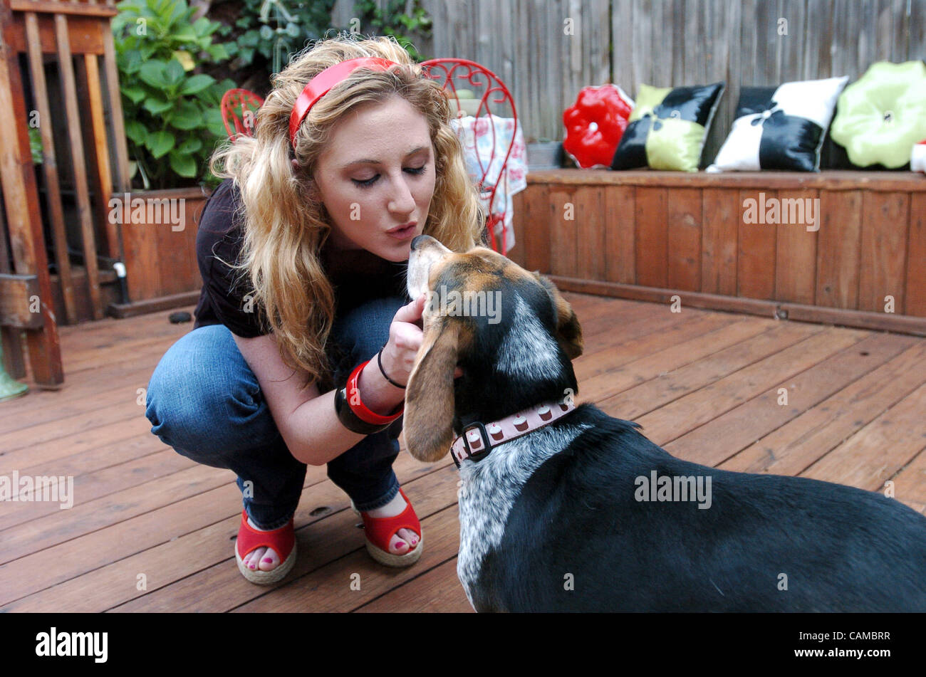 Madisen Bigley, 18, who was diagnosed as bipolar at 15, says hello to ...