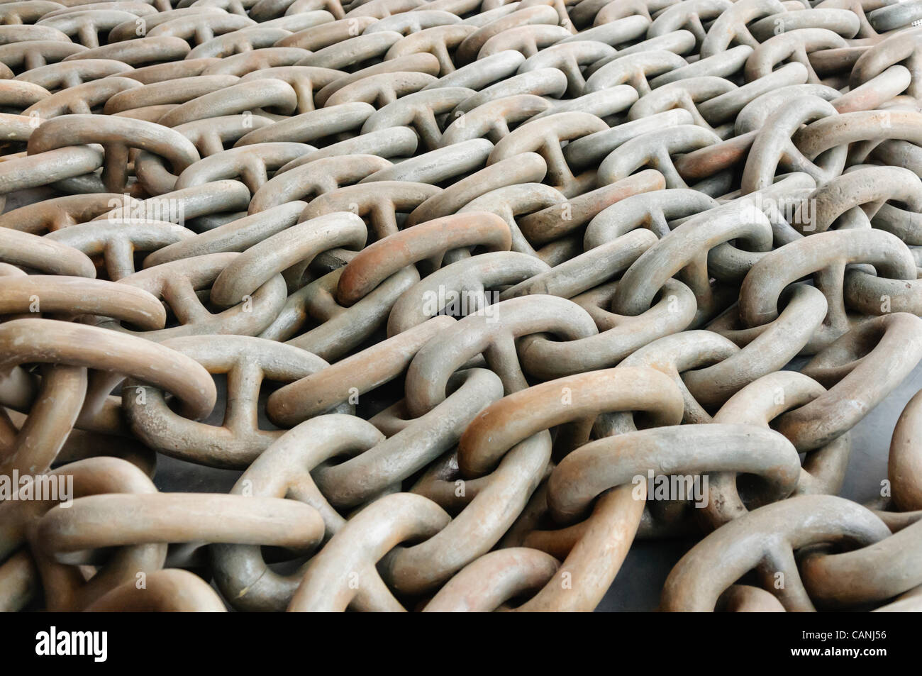 Steel chain links anchor hi-res stock photography and images - Alamy