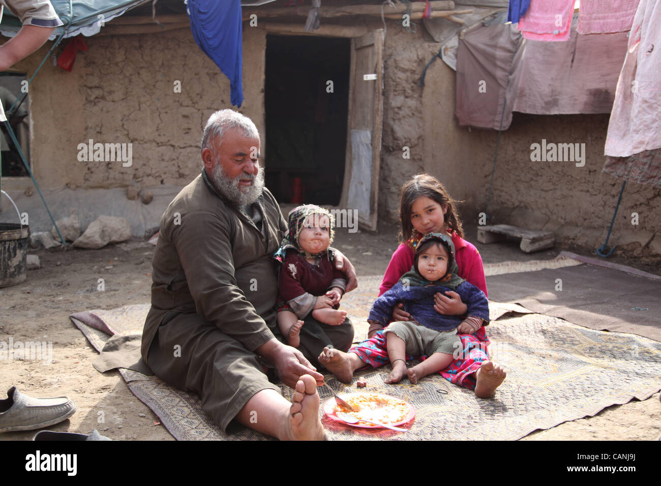 Afghan families hi-res stock photography and images - Alamy