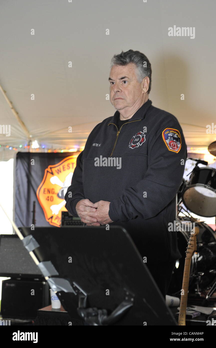 Representative Peter King speaking at Fund raiser for firefighter Ray ...