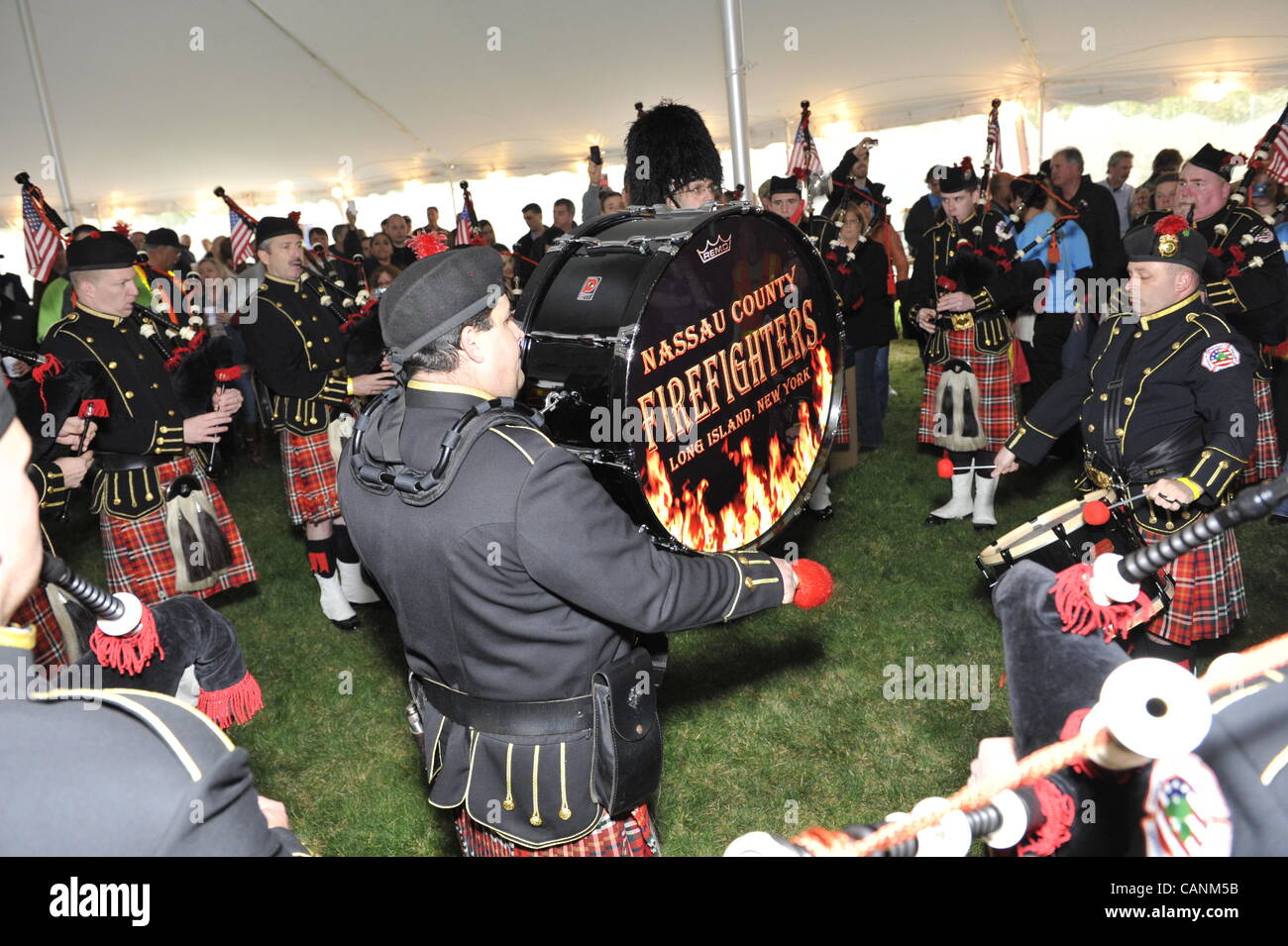 Nassau County Firefighters Pipes and Drums, drummers and bagpipers ...