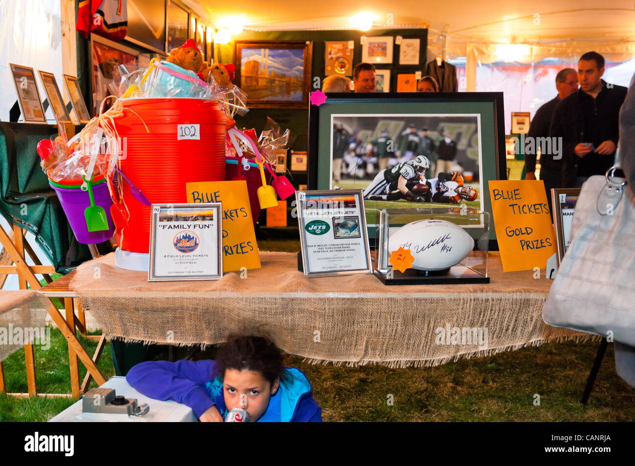 Raffle Money Display T