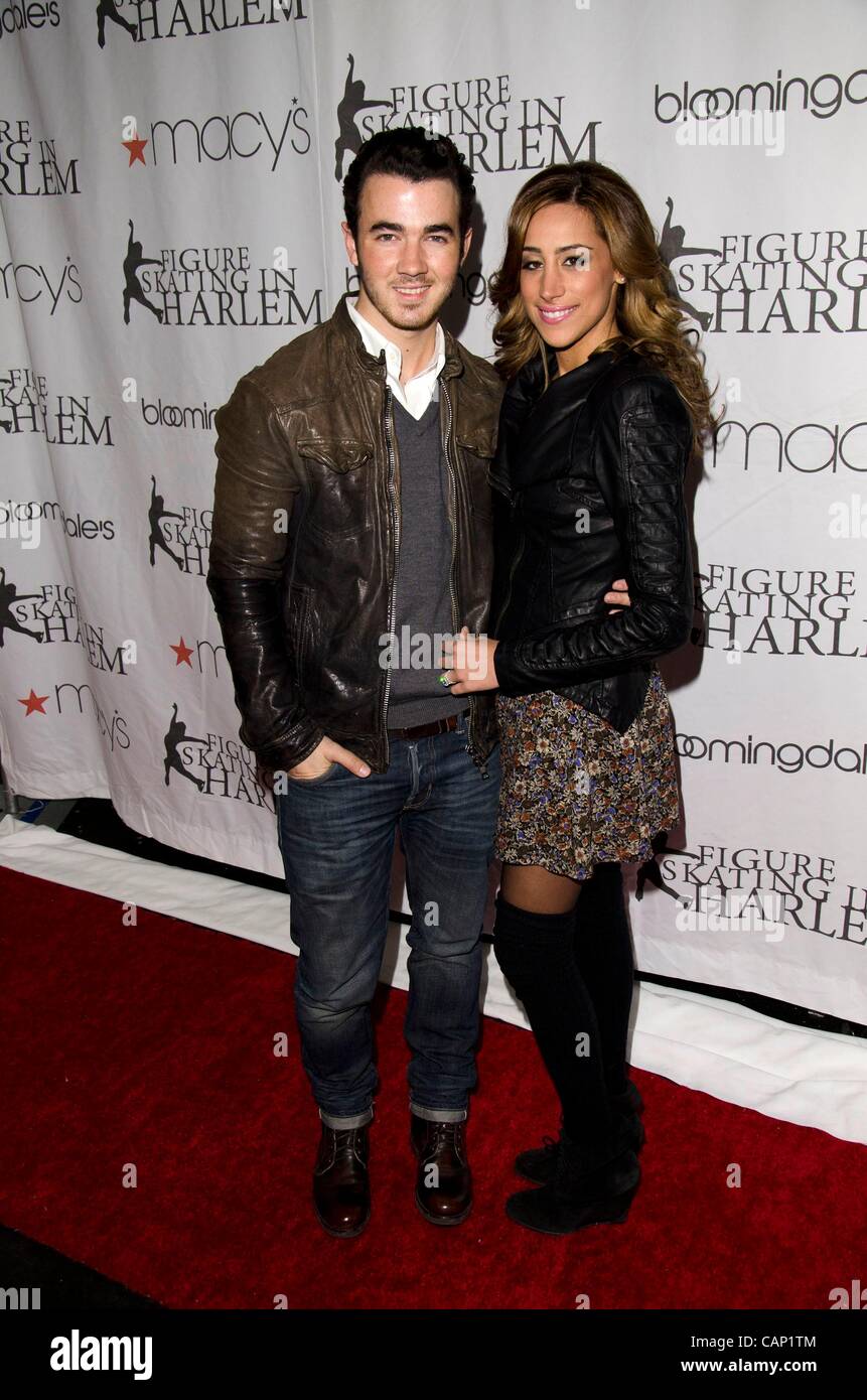 Kevin Jonas, Dani Jonas at arrivals for The 2012 Skating with the Stars ...