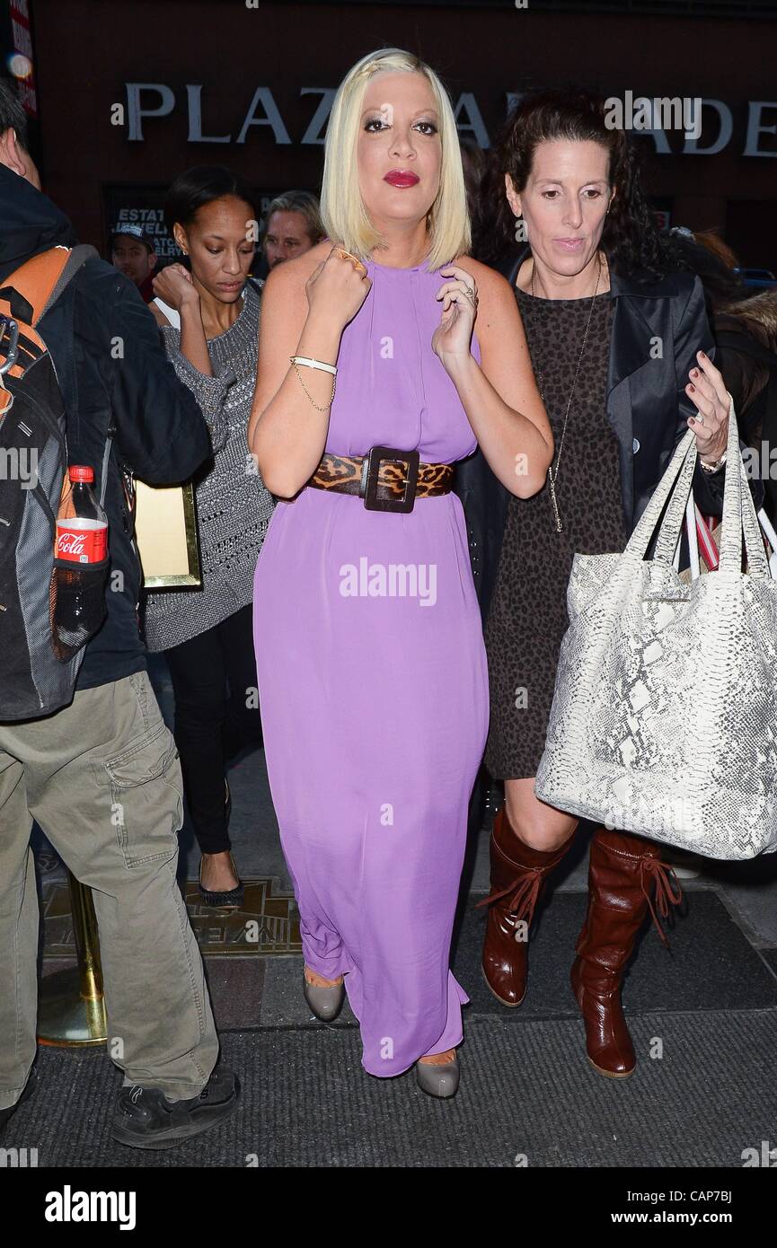 Tori spelling at the today show celebrity candids tue paparazziec hi ...
