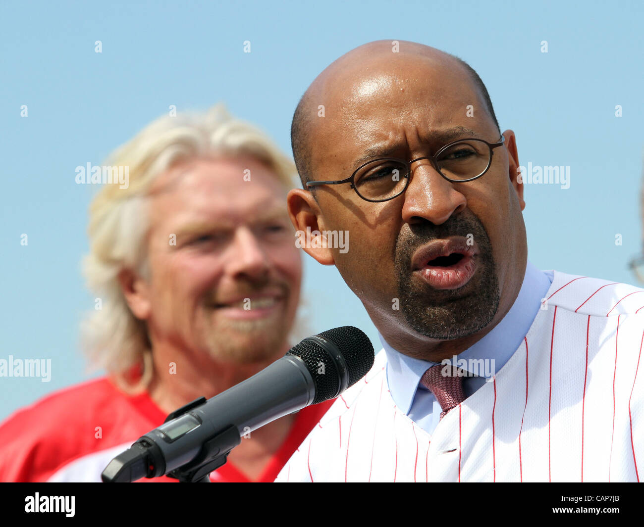 April 4, 2012 - Philadelphia, California, U.S. - Sir Richard Branson (L ...