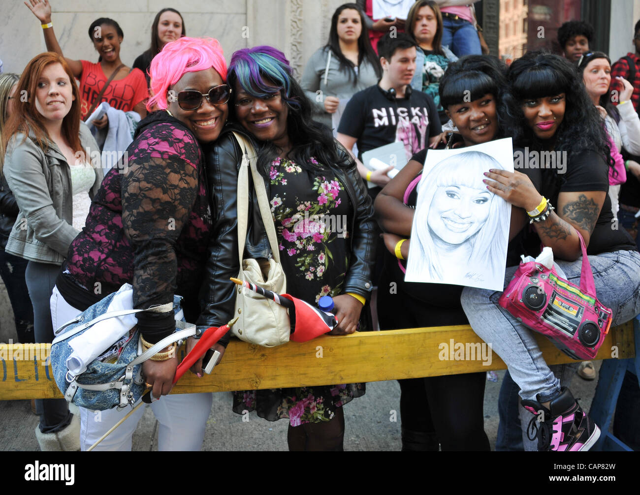 Nicki minaj fans hi-res stock photography and images - Alamy