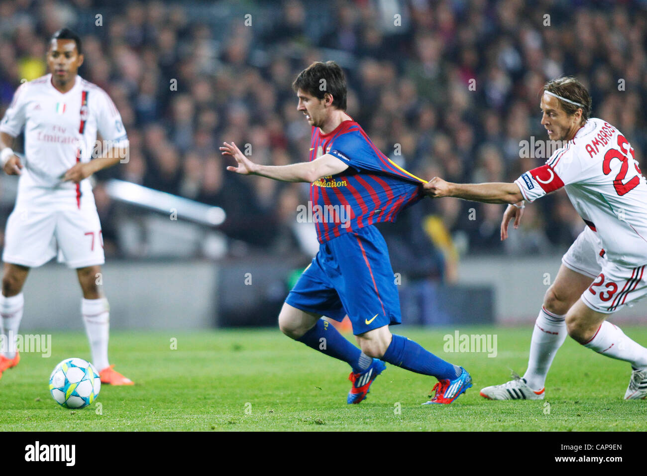 Lionel messi barcelona massimo ambrosini hi-res stock photography and ...