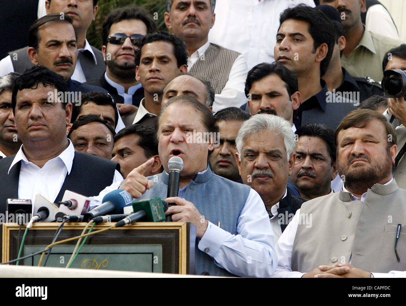 Muslim League-N President, Nawaz Sharif addresses to Muslim League-N ...