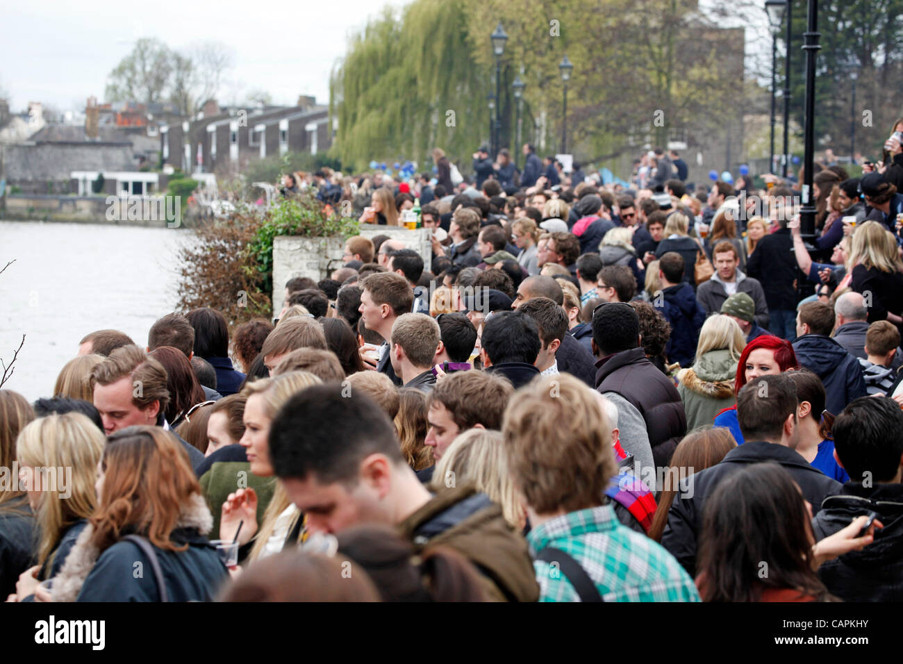 Spectator crowds hi-res stock photography and images - Alamy