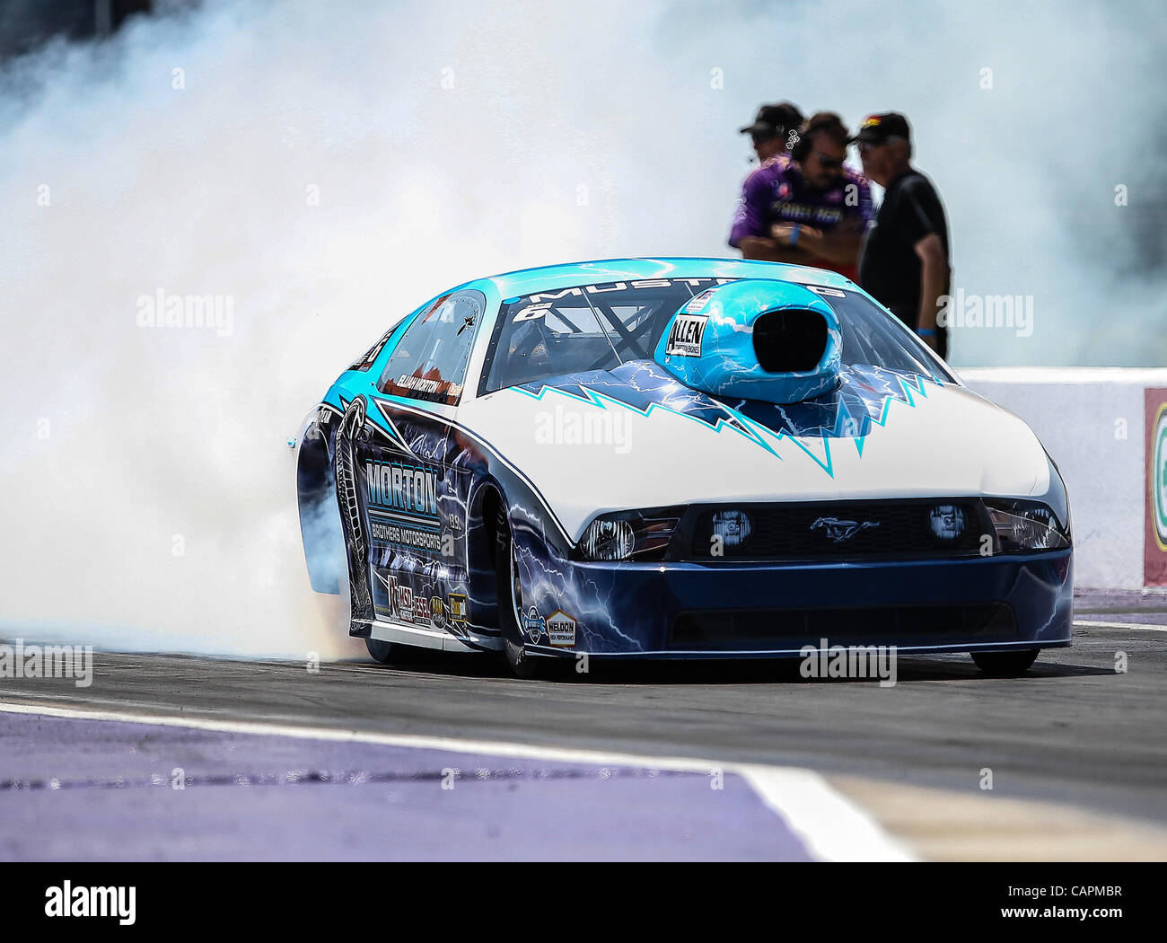 Pro stock cars drag racing hi-res stock photography and images - Alamy