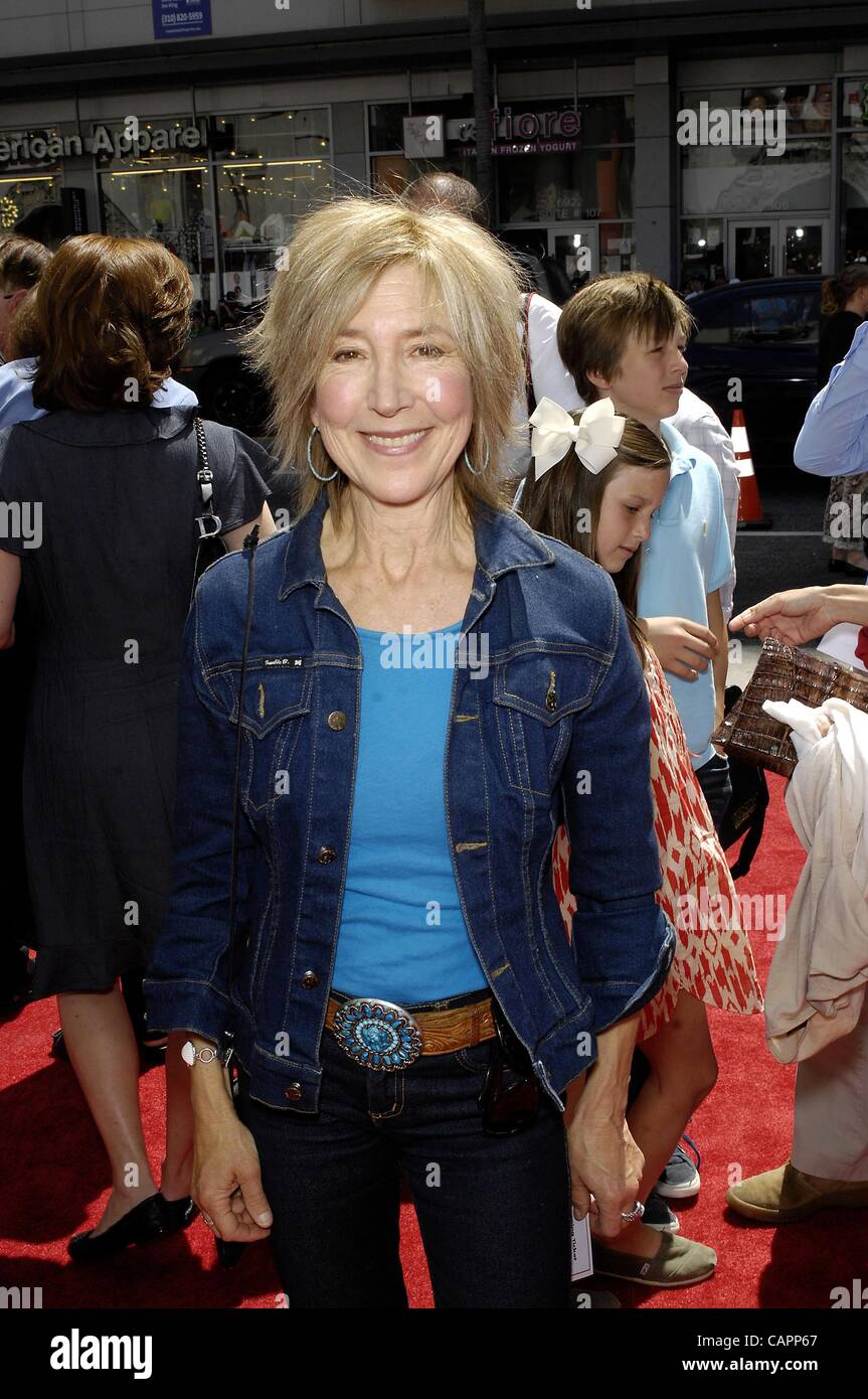 Lin Shaye at arrivals for THE THREE STOOGES Premiere, Grauman's Chinese ...