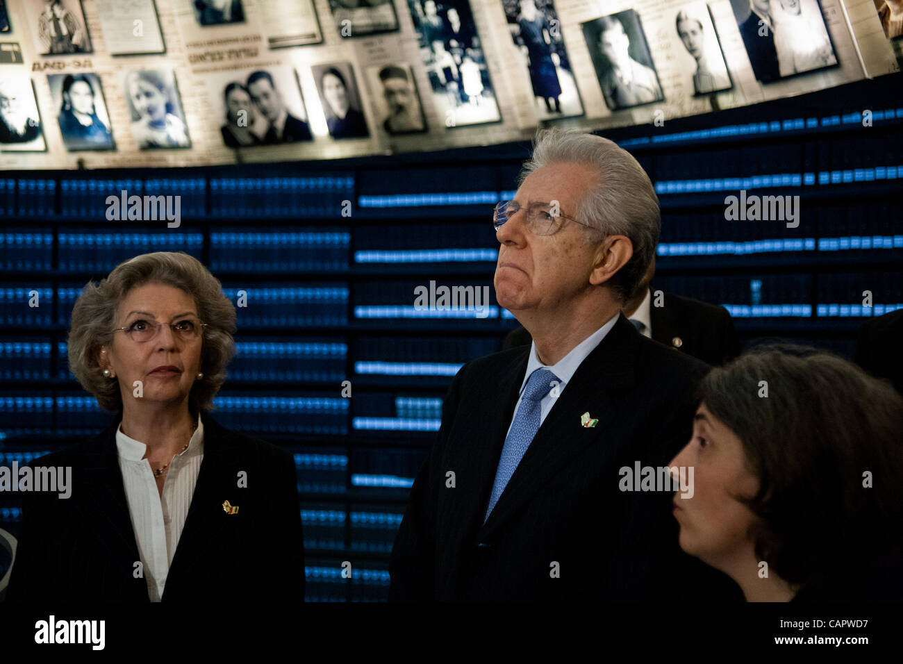 Italian Prime Minister Mario Monti And His Wife Antonioli Receive Italian Prime Minister Mario Monti And His Wife Antonioli Receive