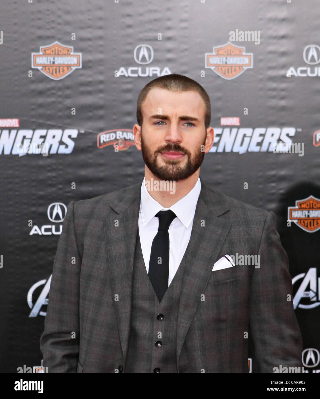 Avengers premiere chris evans hi-res stock photography and images - Alamy