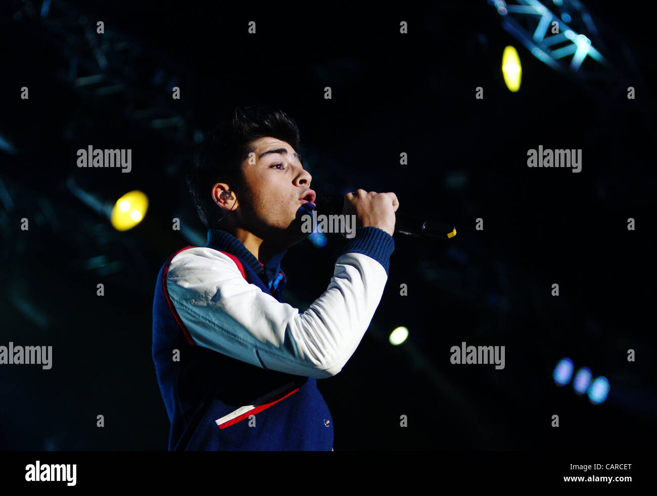 Zayn malik of one direction performs on hi-res stock photography and ...