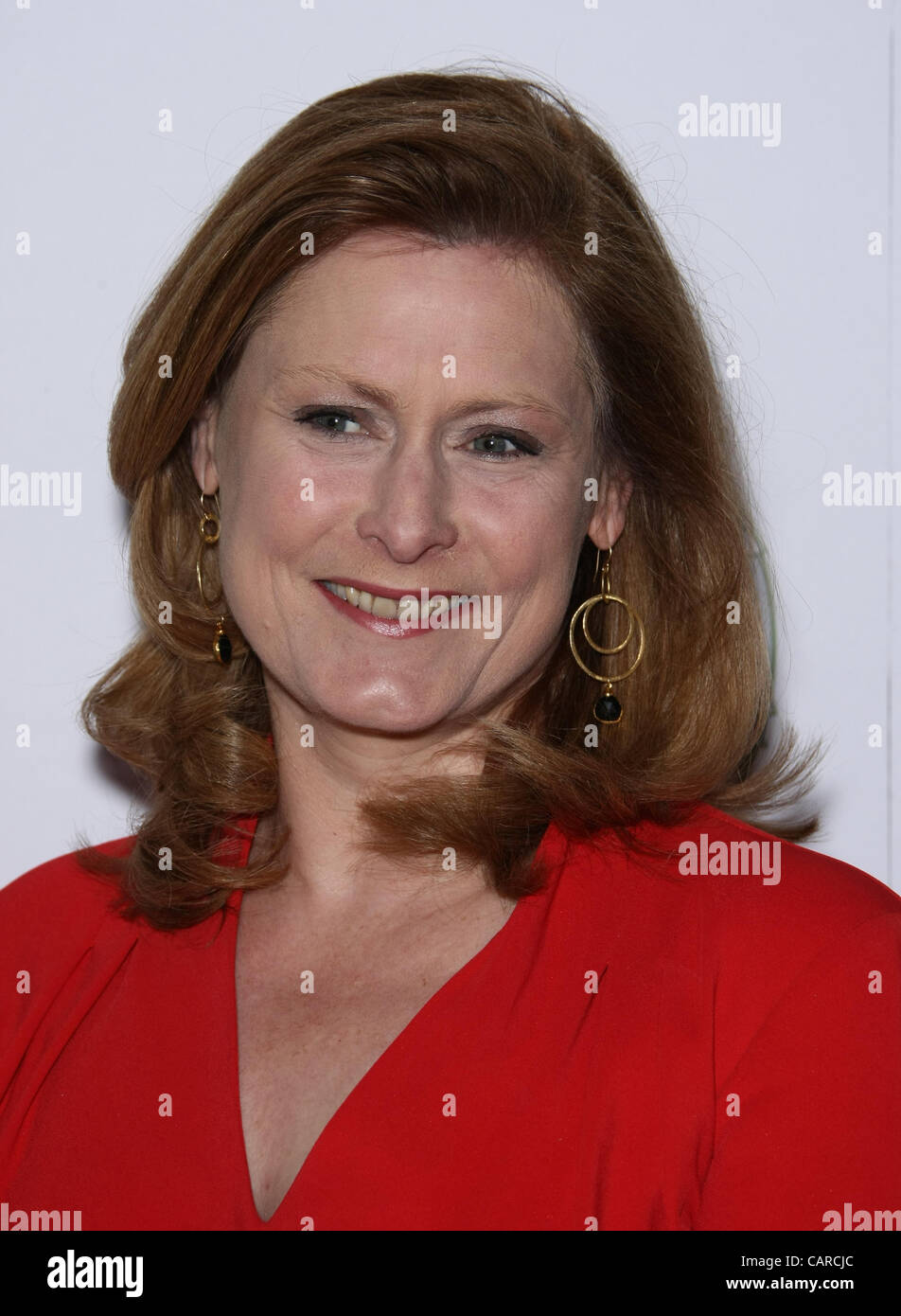 SARAH BROWN WOMEN'S GUILD HONORS SARAH BROWN WITH THE WOMAN OF THE 21ST ...