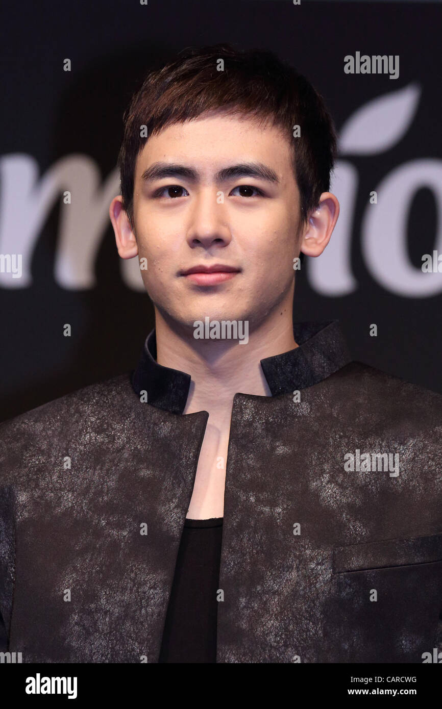Nichkhun hi-res stock photography and images - Alamy