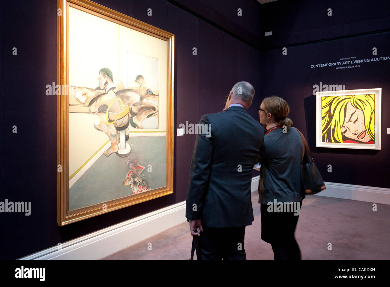 Roy lichtenstein girl in mirror hi-res stock photography and images - Alamy