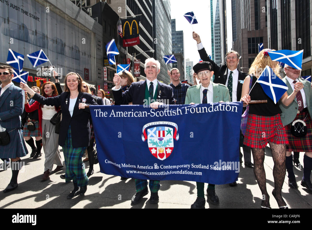NEW YORK - APRIL 14: Scenes from Scotland Week Parade on 6th Avenue ...
