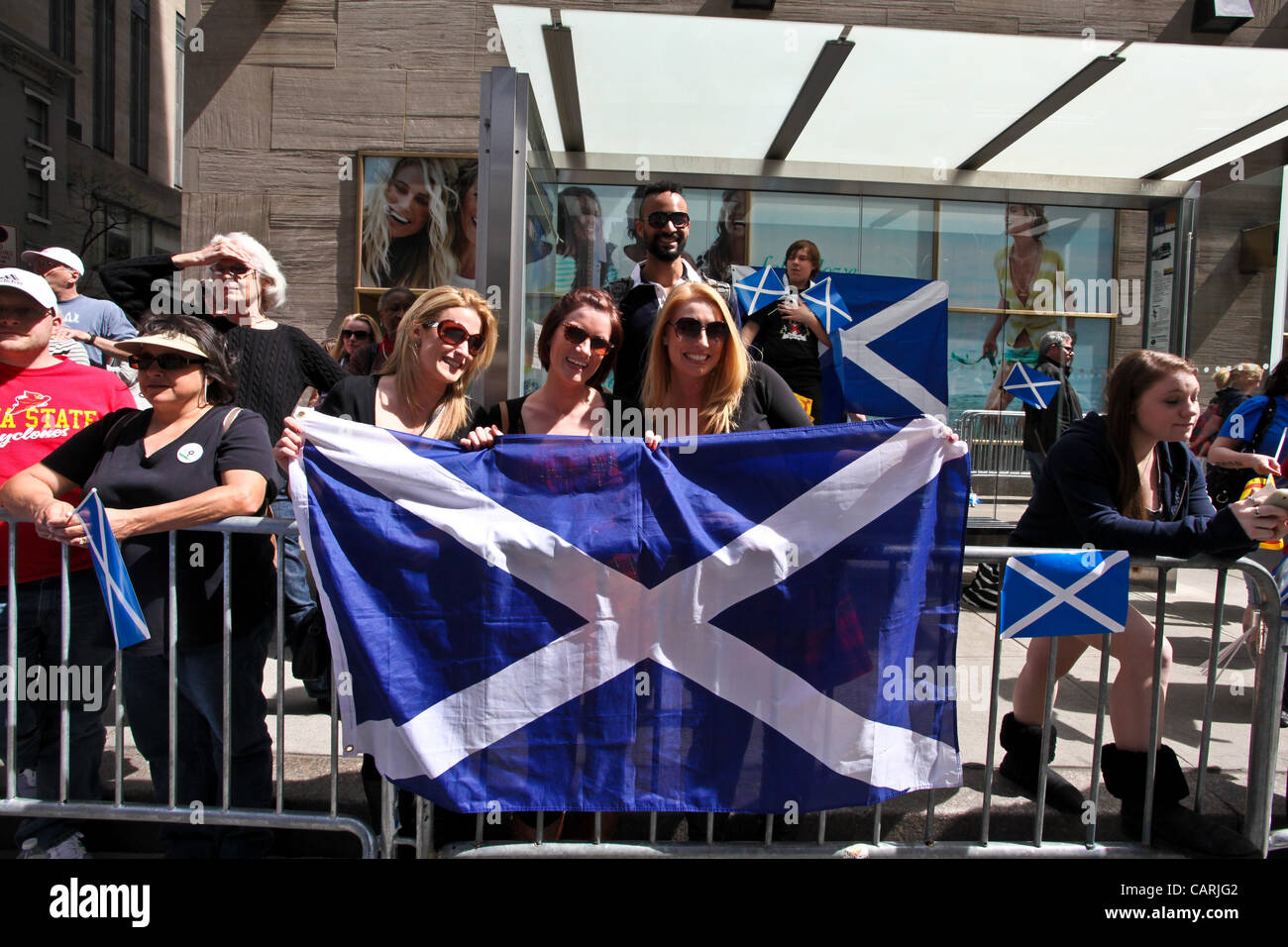 NEW YORK - APRIL 14: Scenes from Scotland Week Parade on 6th Avenue ...