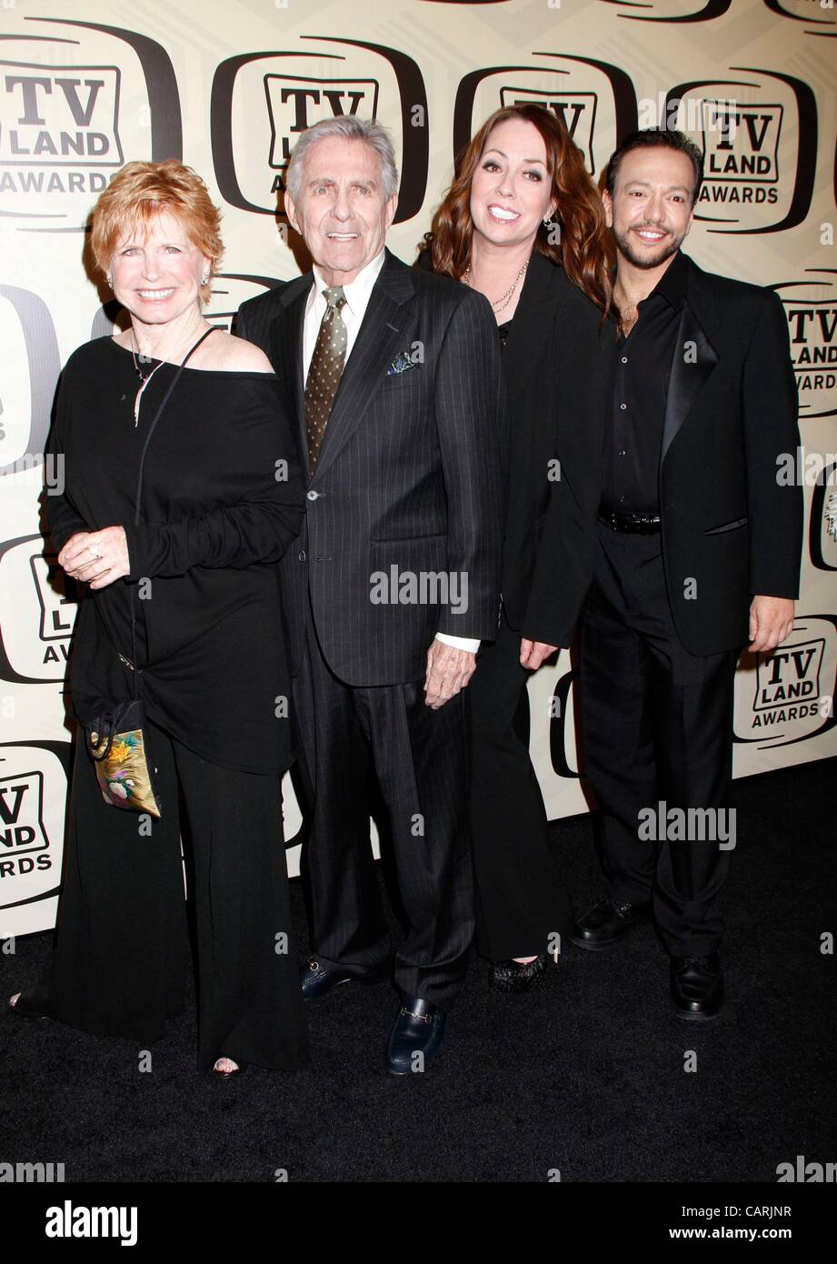 "One Day at a Time" Cast, Bonnie Franklin, Pat Harrington, Mackenzie ...